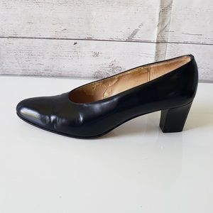 Ann Taylor | Shoes | Ann Taylor Womens Smooth Black Leather Pumps Shoes ...